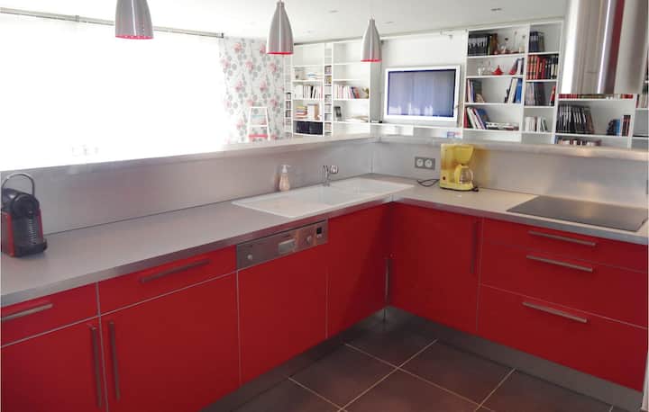 2 Bedroom Awesome Apartment In Sauvian - Sauvian