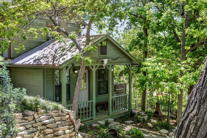 Absolutamente Encantador Sarahs Secret, Cama King, Bañera De Hidromasaje, A Pie De Main! - Fredericksburg, TX