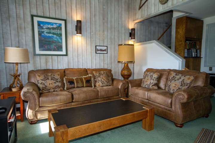 Discovery 4 #110, Loft - Mammoth Mountain, CA