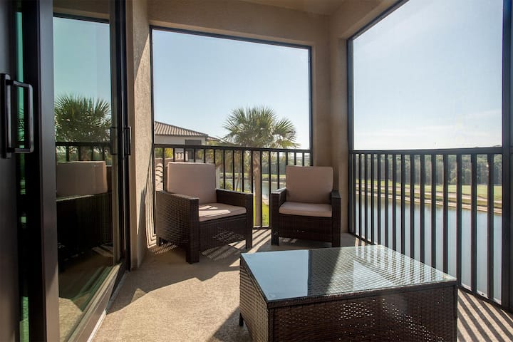 Par-tees - Beautiful Top Floor Condo - Lakewood Ranch