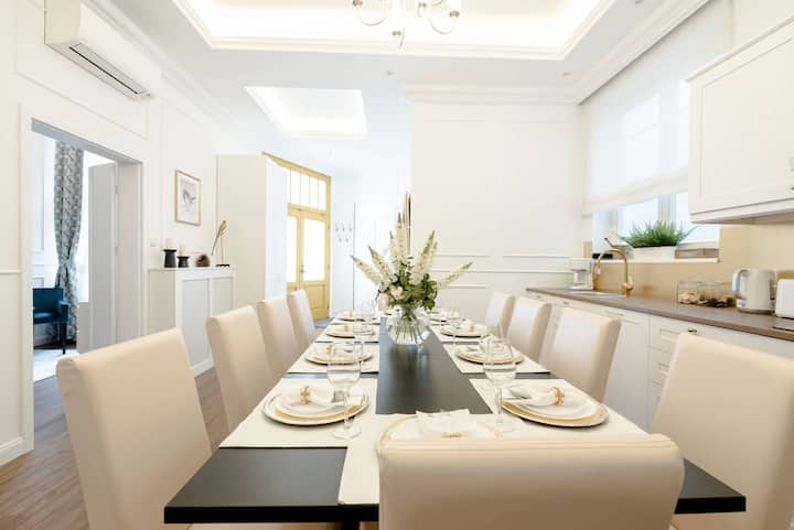 Super Central, Super Style A/c Apartment + Netflix - Hungary