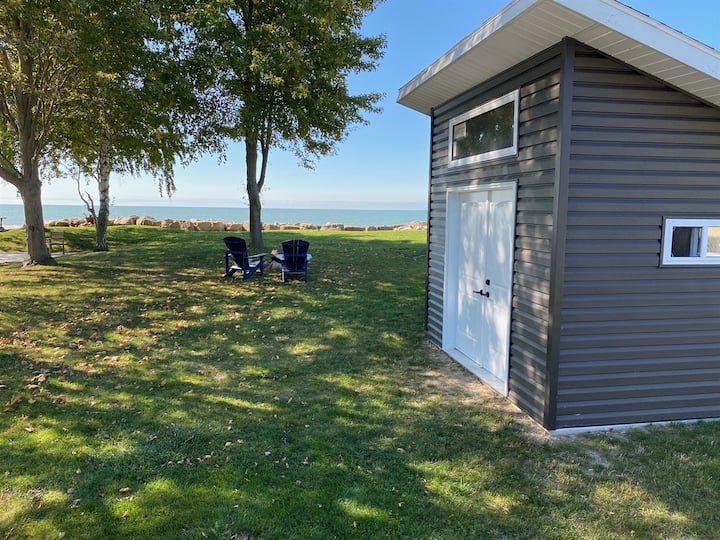 Bunker By The Bay - Perfect Couples Getaway - Leamington