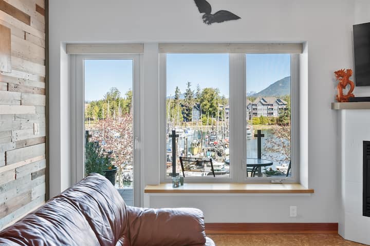 Harbour Hideaway - Waterfront 2br - Vancouver Island