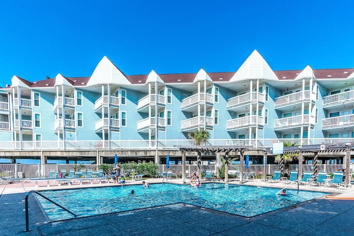 Beach Side Retreat ..海の景色を2/2で湾の素晴らしい景色を望めます。 - ガルベストン, TX