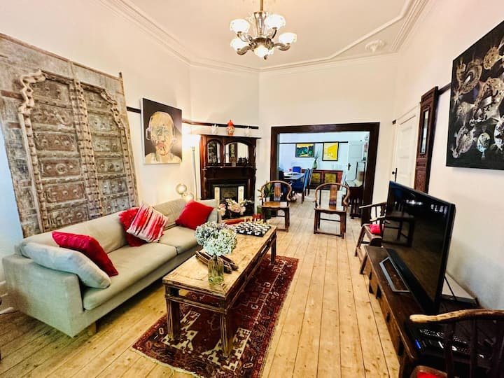 Elwood Eclectic Gem Walk To St Kilda Beach  - Flexible Home Offering 4 Or 6 Bedrooms. - St Kilda