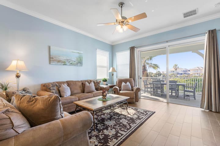 Precioso Segundo Piso Con Vista Al Lago, Esquina Unidad 921 - Pasos A La Playa !! - Palm Coast, FL