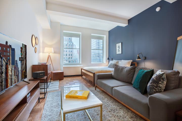 Blueground | Fidi, Bar, Golf Simulator & Gym - New York City