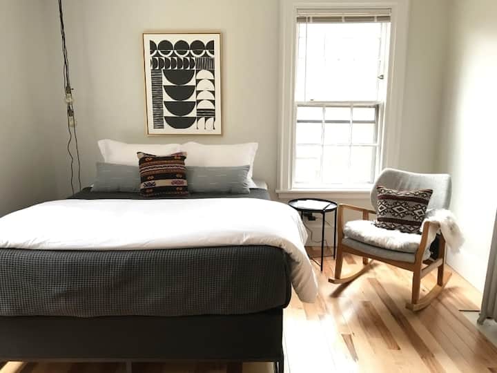 Airy+modern Studio + Portland's Historic West End! - Portland, ME