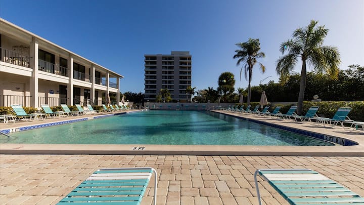 Anchorage Resort 3rd Floor 2 Bedroom Condo+ Beach - Siesta Key, FL