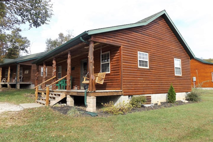 Bears Den At The Cabins At Stockton Lake - Stockton Lake, MO