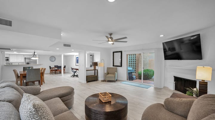 Sun Or Shade: 2 Patios Enclosed Private Back Yard - Scottsdale, AZ