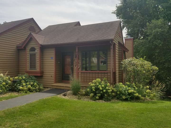 25 Oak Glen Drive The Galena Territory - Galena, IL