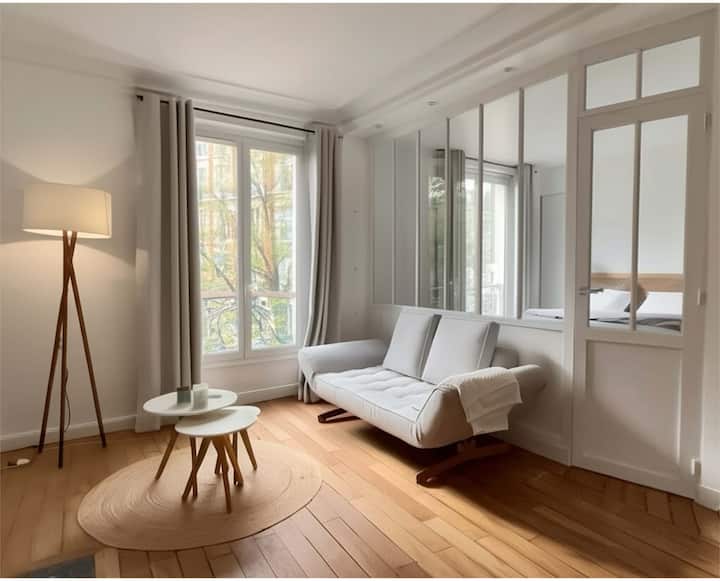 Appartement Lumineux Sur La Butte Montmartre - Paryż