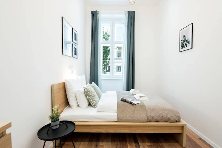 Super Central, New And Modern A/c Home - Budapest