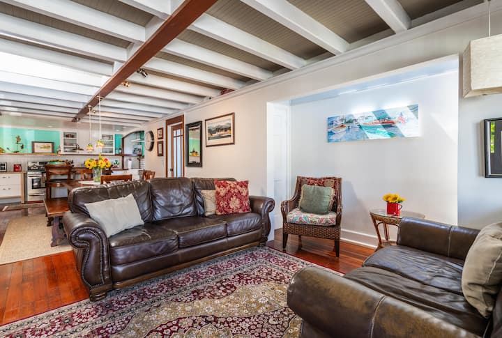 318 Lindo | Historic Family Home Near Bay & Beach - Laguna Beach, CA