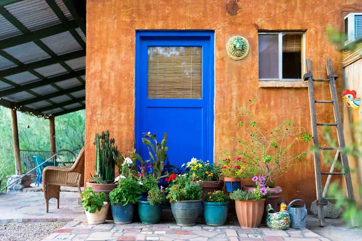 Blue Door Casita At Aravaipa Farms Orchard & Inn - Mammoth, AZ