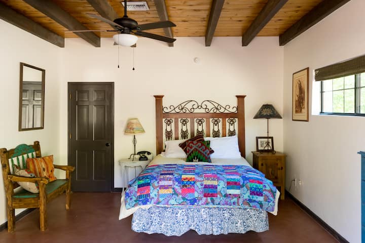 The Farmhouse At Aravaipa Farms Orchard & Inn - Mammoth, AZ