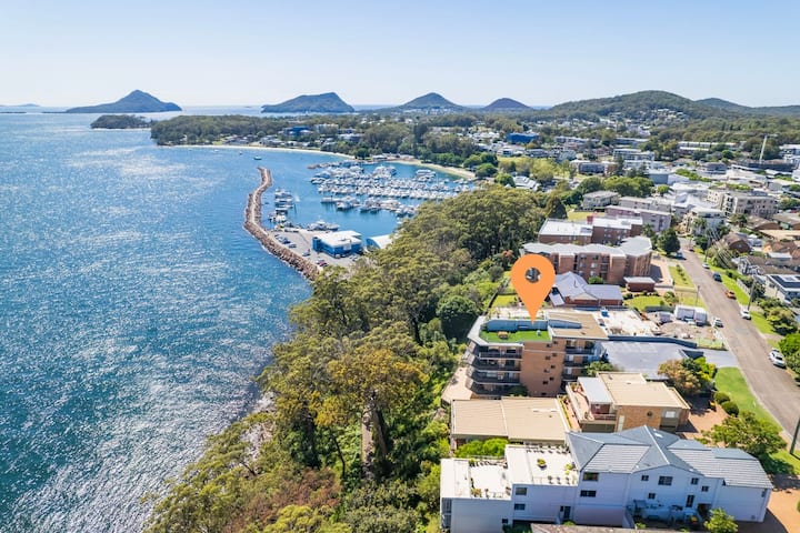Skyline, 4,12 Thurlow Avenue - Stunning Views - Nelson Bay