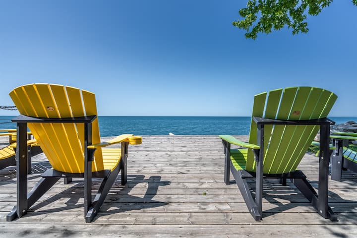 Another Sunset By The Bay: Waterfront - 2-bedroom - Leamington
