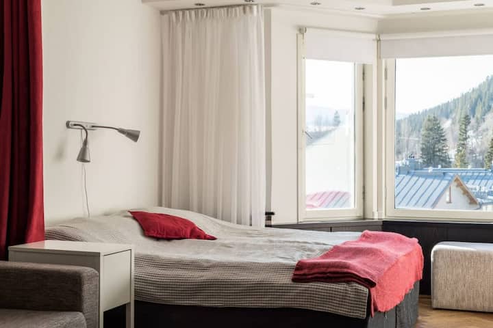 Ski-in/ski-out Studio, Mountain + Lake Views - Åre