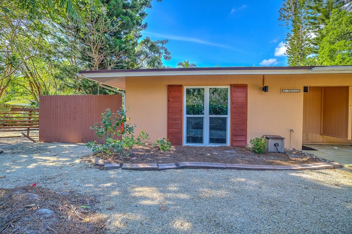 Luxury Parrot Nest Cottage New! - Sanibel, FL
