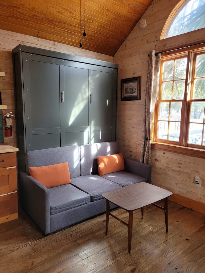 Beachside Boutique Inn - Seacret Cottage - Folly Beach, SC