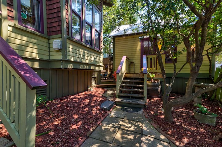 Beachside Boutique Inn - Seacret Cottage - Folly Beach, SC