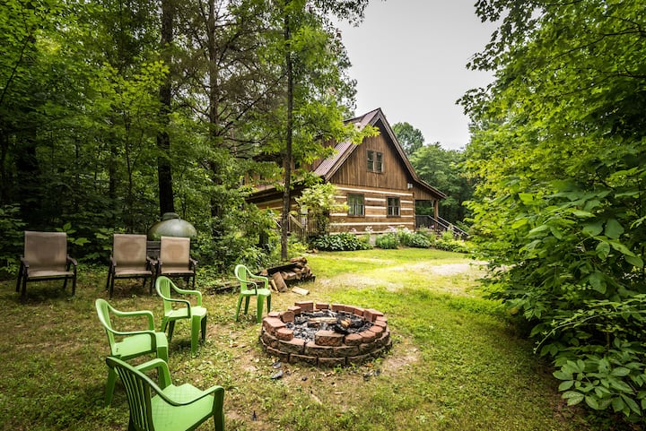 Boondock Vacation Log Cabin | Hot Tub • Pool Table - Brown County, IN