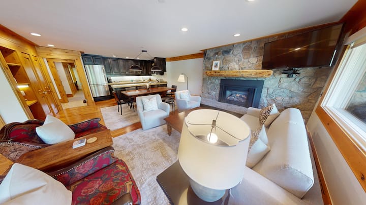 Large Manor Vail Condo With Hotel Amenities - Vail, CO