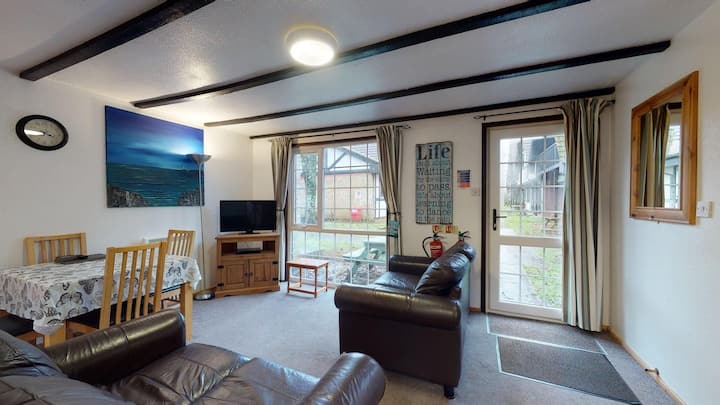No.01 Tudor Court, Tolroy Manor - St Ives