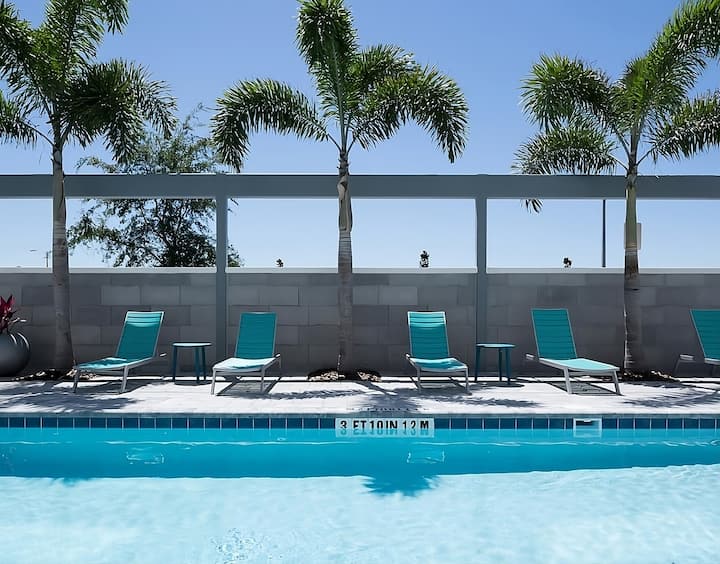 Modern Suite By The Airport! Free Breakfast & Pool - Orlando International Airport (MCO)