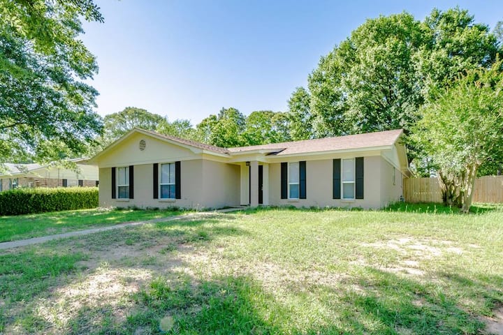 Flint Ridge For 9 In West Mobile - Big Creek Lake, AL