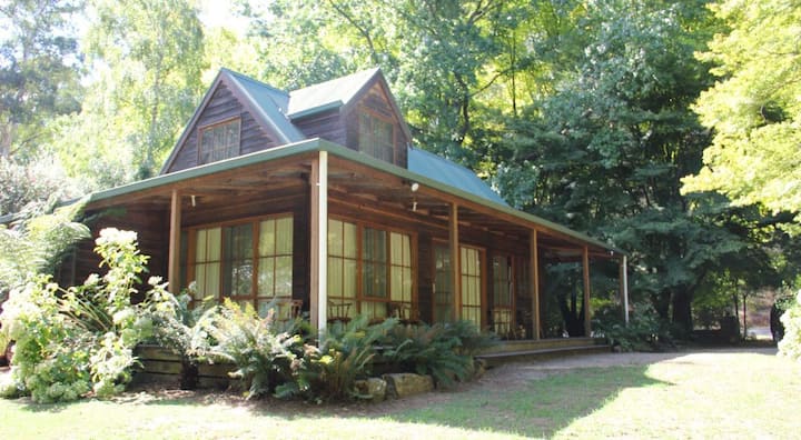 Goulburn River Cottage - River Front - Jamieson