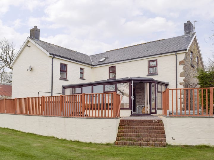 Brynhowell - Pembrokeshire