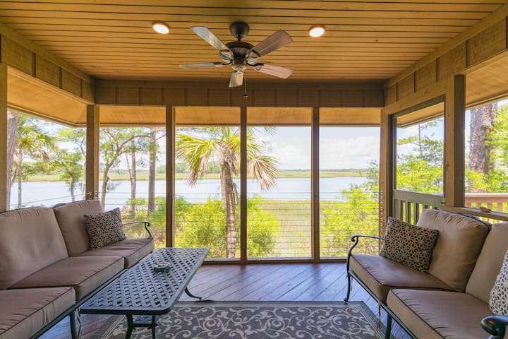 Riverfront, Renovated Inlet Cove Cottage - South Carolina