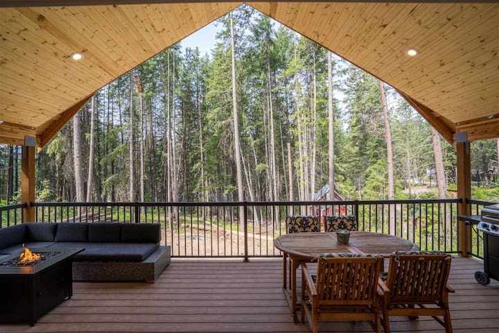 Woodland Chalet | Hot Tub & Firepit - Plain, WA