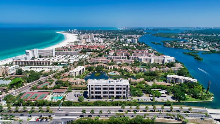 Anchorage Resort Top Floor 2 Bdrm Condo - Siesta Key, FL