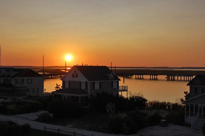 Seabright - Waterfront, Dock, Sunsets, Updated - Chincoteague, VA