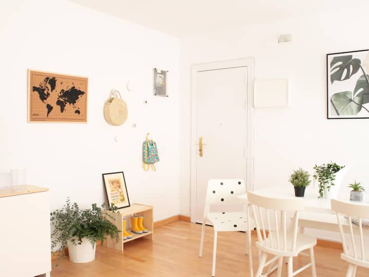 Luminoso Y Familiar, 2 Hab - La Alameda - スペイン バレンシア