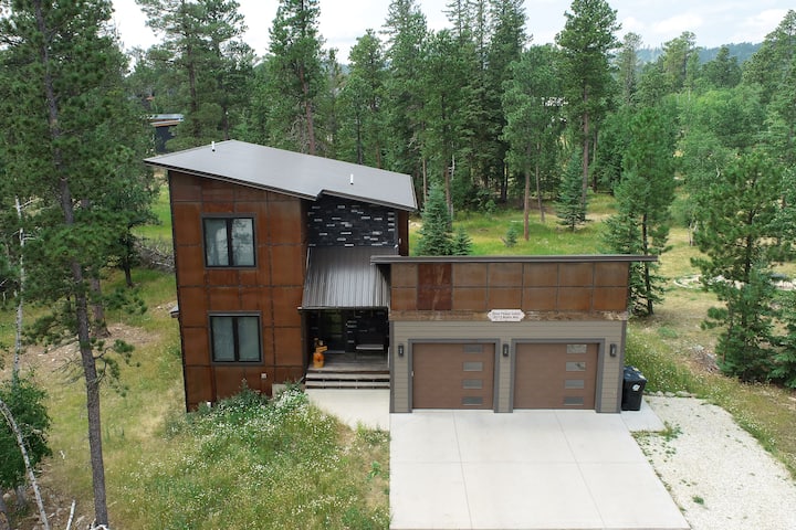 Spur Track Lodge - Deadwood, SD