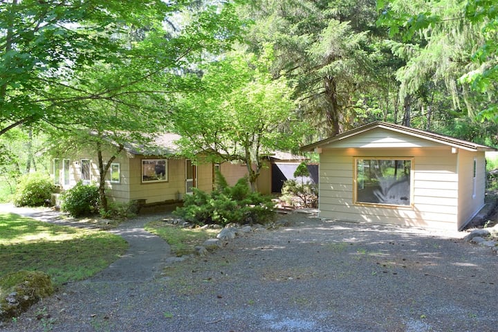 Cabin On The Creek | Hot Tub, Wifi, Fireplace - Packwood, WA