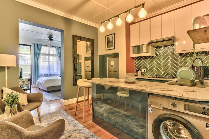 Cosy Sea Point Central Studio & Pool - Camps Bay