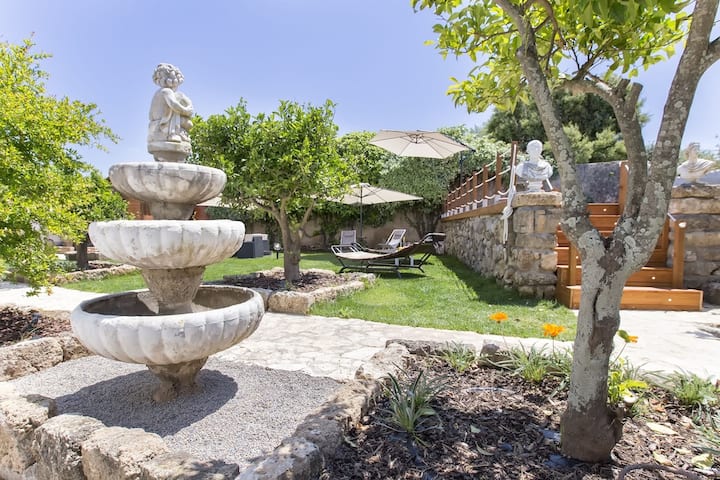 Maison Historique Restaurée Avec Piscine - Alghero
