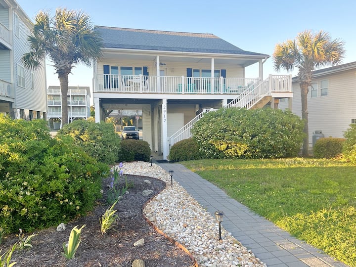 Seahaven: 4br Oceanview Retreat In Oak Island - Oak Island, NC