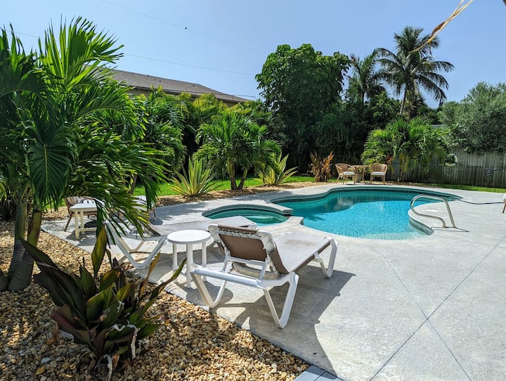 Hibiscus Hideaway In Cocoa Beach - Cocoa Beach, FL