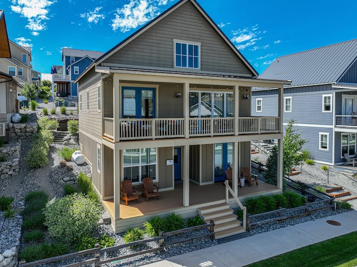 Dock Of The Bay At Chelan Lookout Vacation Rentals - Chelan, WA