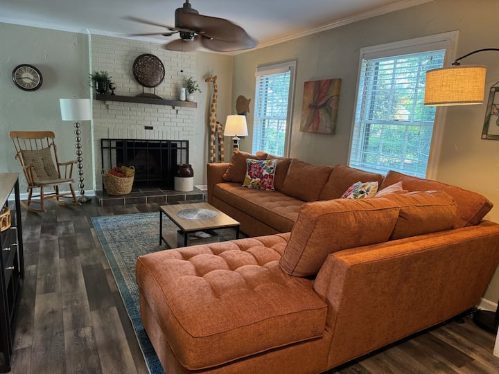 4-br South Charlotte Getaway—mins To Everything! - Charlotte, NC