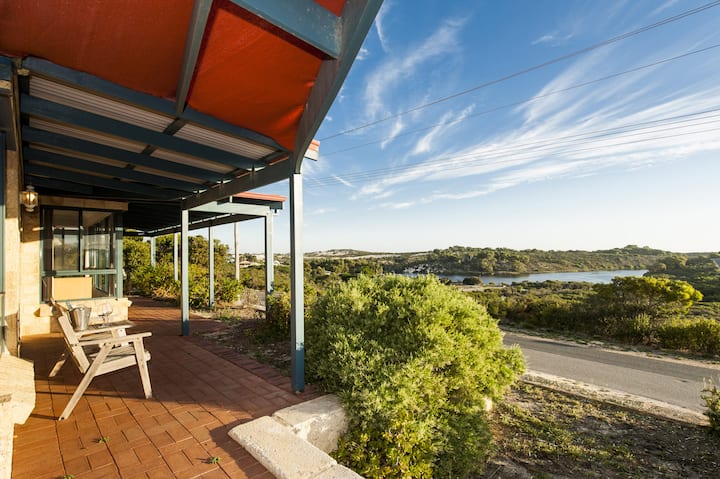 Moore Views - Stunning River Views - Guilderton