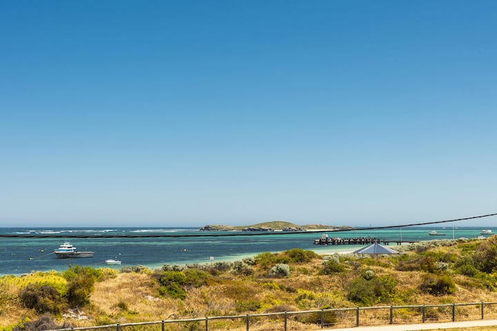 Ocean Sunset - Luxury Apartment With Ocean Views - Ledge Point