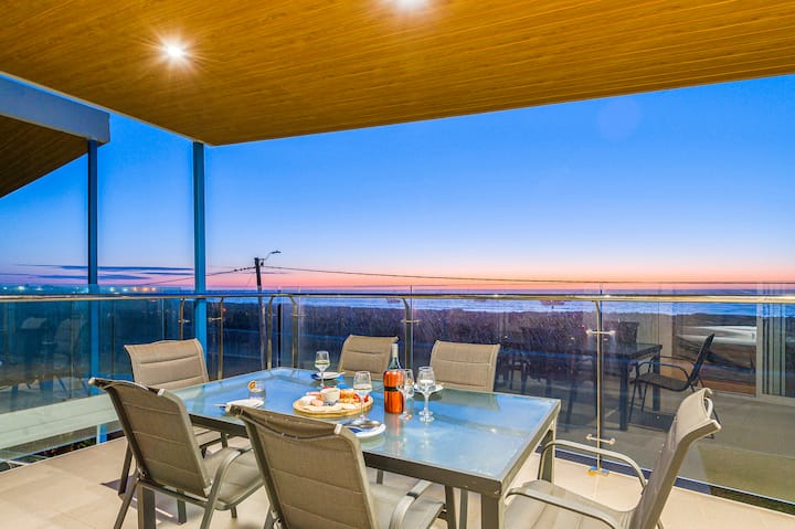 Oceans View - Luxury Apartment With Ocean Views - Ledge Point